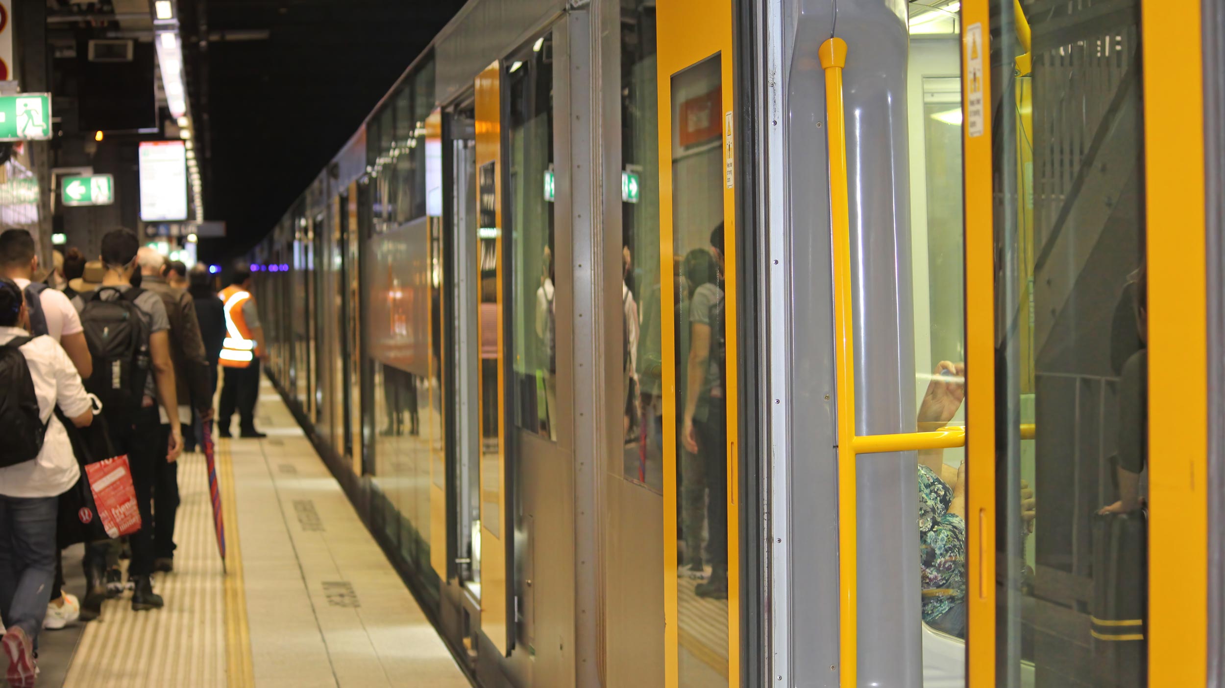 Managing peak period rail travel: How fares should be constructed to ...