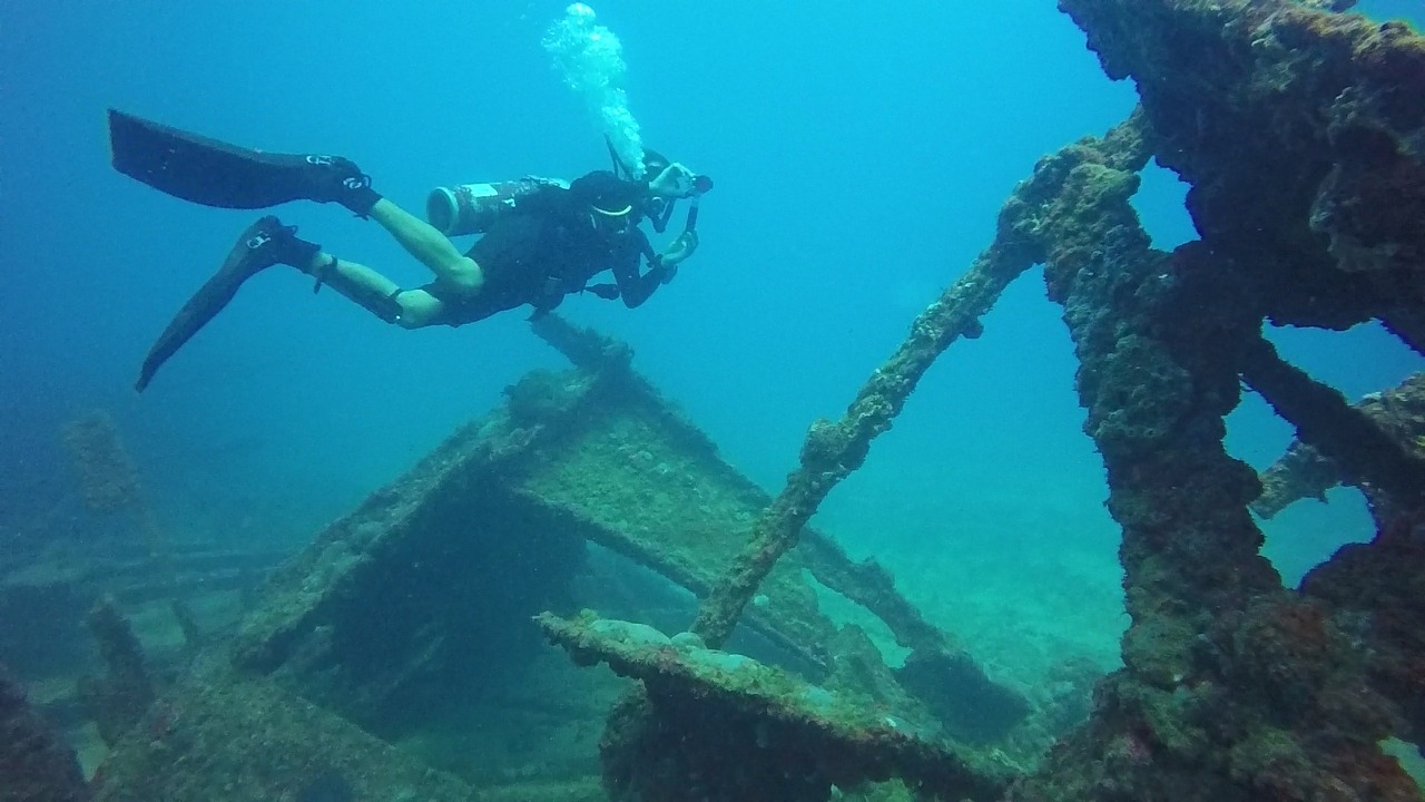 When it comes to disappearing ocean history, HMAS Perth is the tip of ...