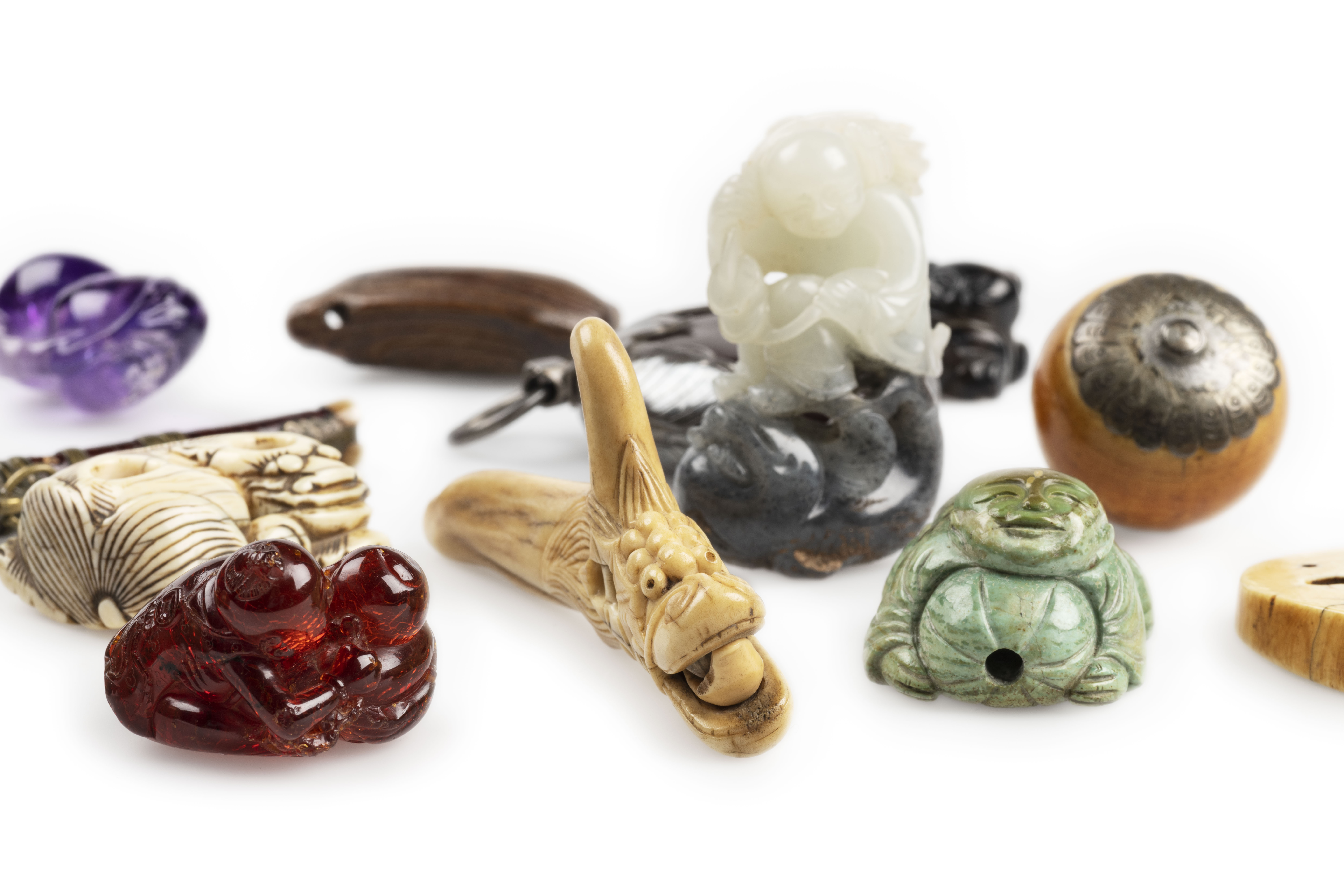 Exhibition of Chinese miniature treasures used on clothing - The ...